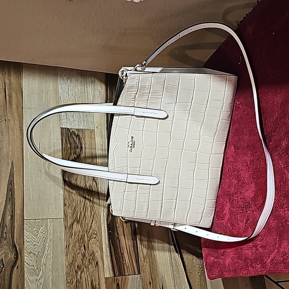 Coach | Bags | Coach Tatum Carryall Wremoval Strap For Wearing ...